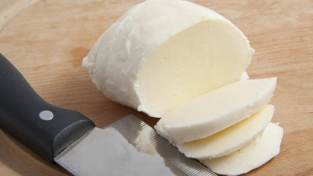 The Best Mozzarella Cheese, According to Pizza Pros