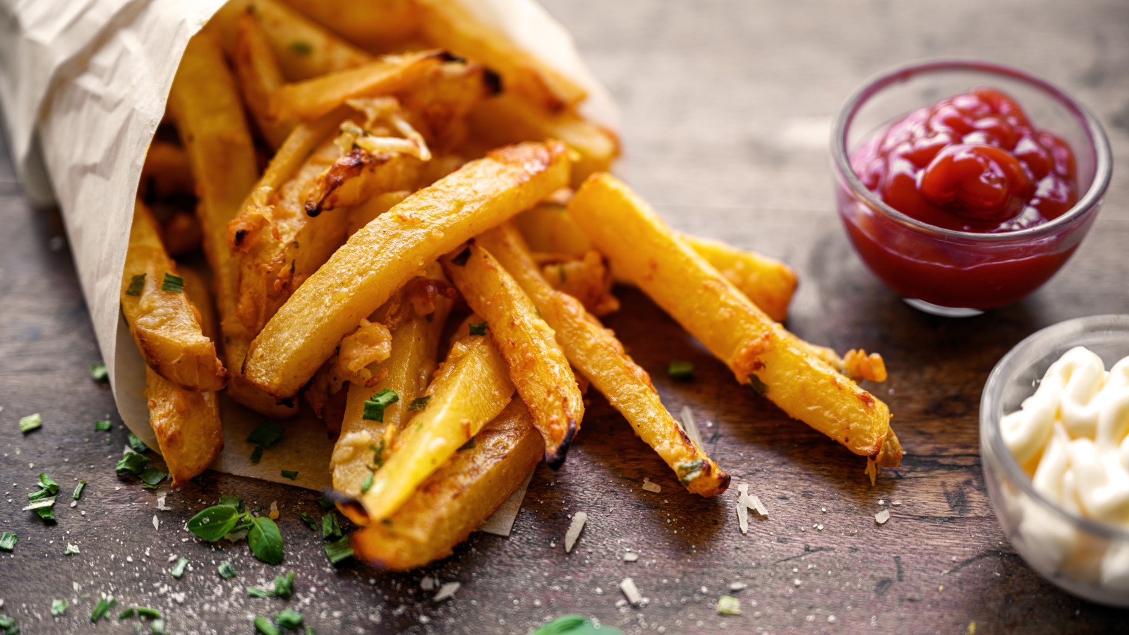 Fresh-Cut Fries Are Always On The Menu At These Restaurant Chains