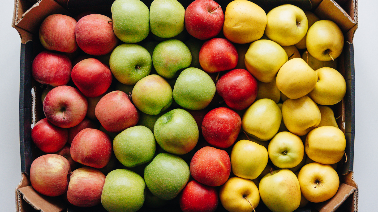 15 Types Of Apples And The Best Ways To Cook With Them