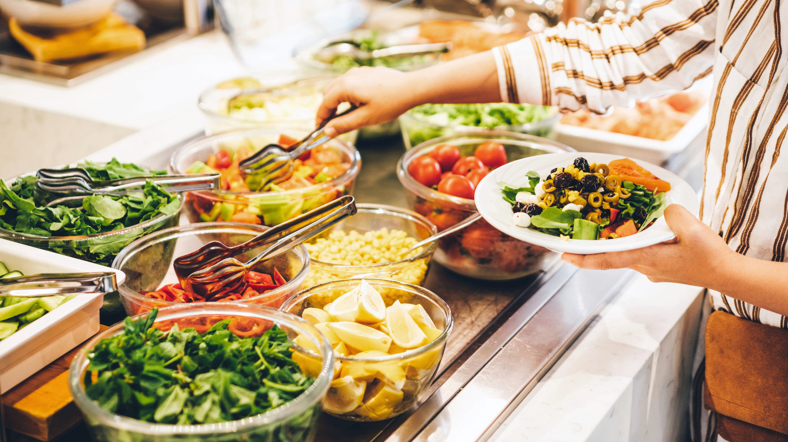 5 Foolproof Strategy Tips For Your Next All-You-Can-Eat Buffet Visit