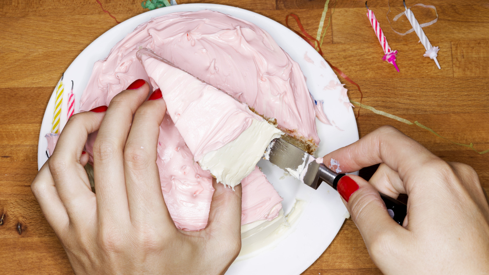 The Easy Way To Cut Round Cakes Into Equal Sizes