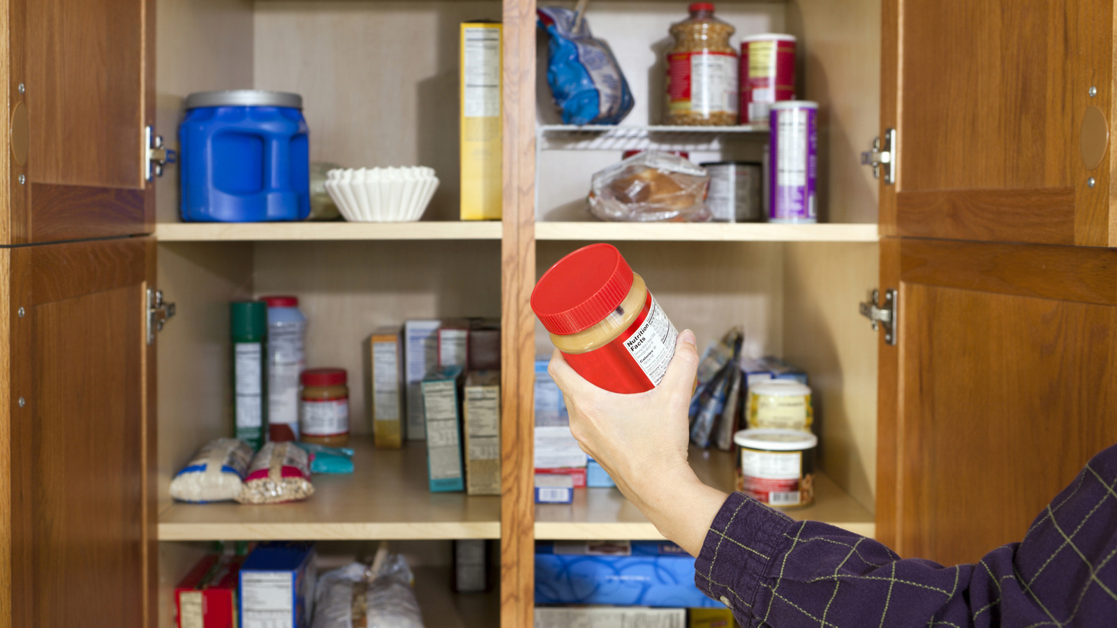 Easily Access To Hard-To-Reach Items With One Genius Pantry Hack