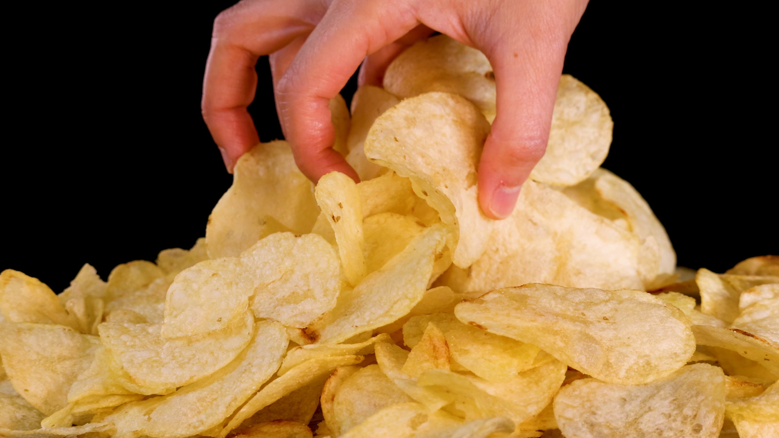 Forget Lay's, This Sour Cream And Onion Dollar Tree Chip Dupe Is Way ...