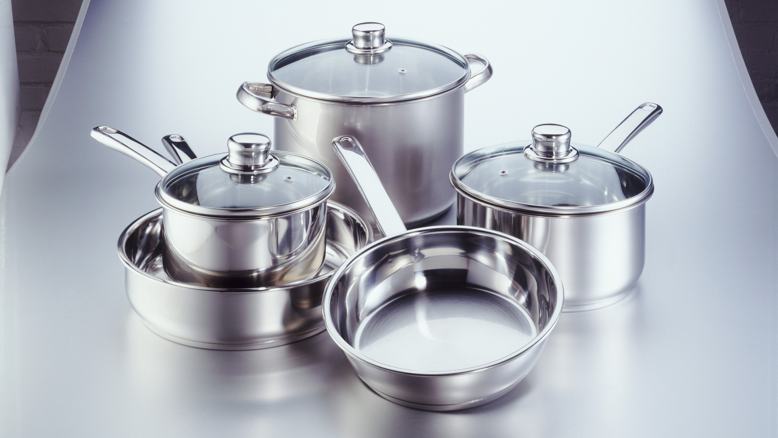 How Many Different Pots And Pans Do You Actually Need?