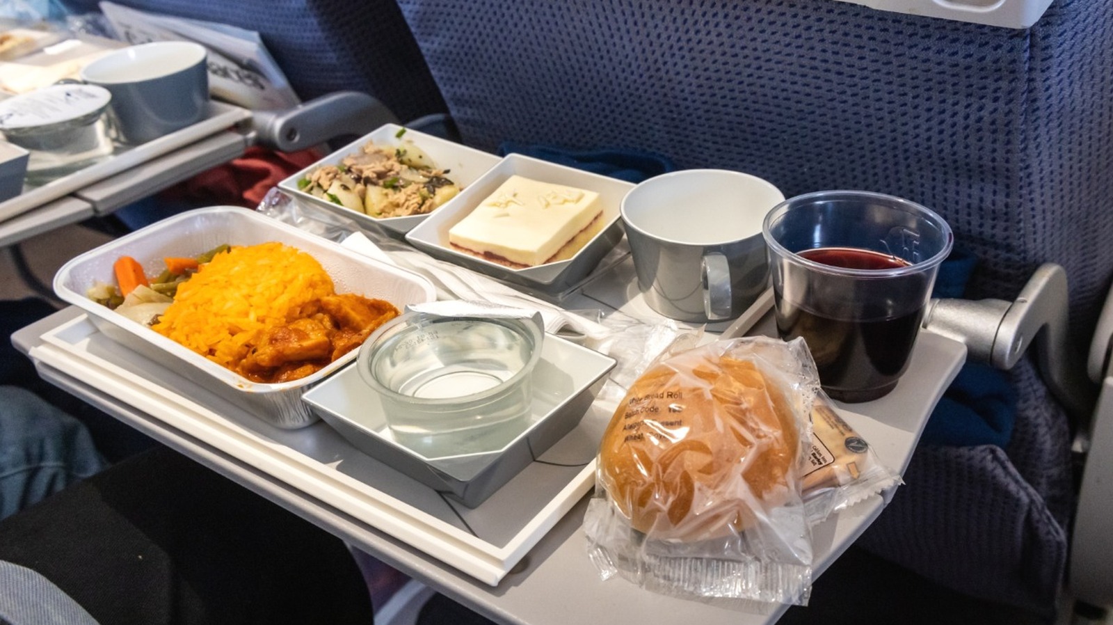 How Staff Prepare Your In-Flight Meals