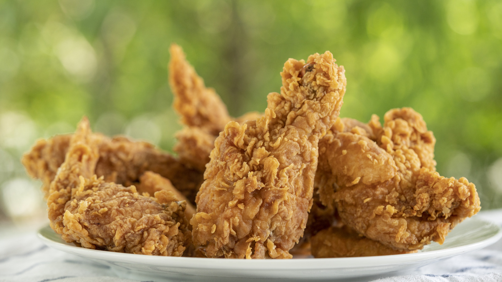 Is Popeyes Or Raising Cane's Fried Chicken Better? Reddit Has An Opinion