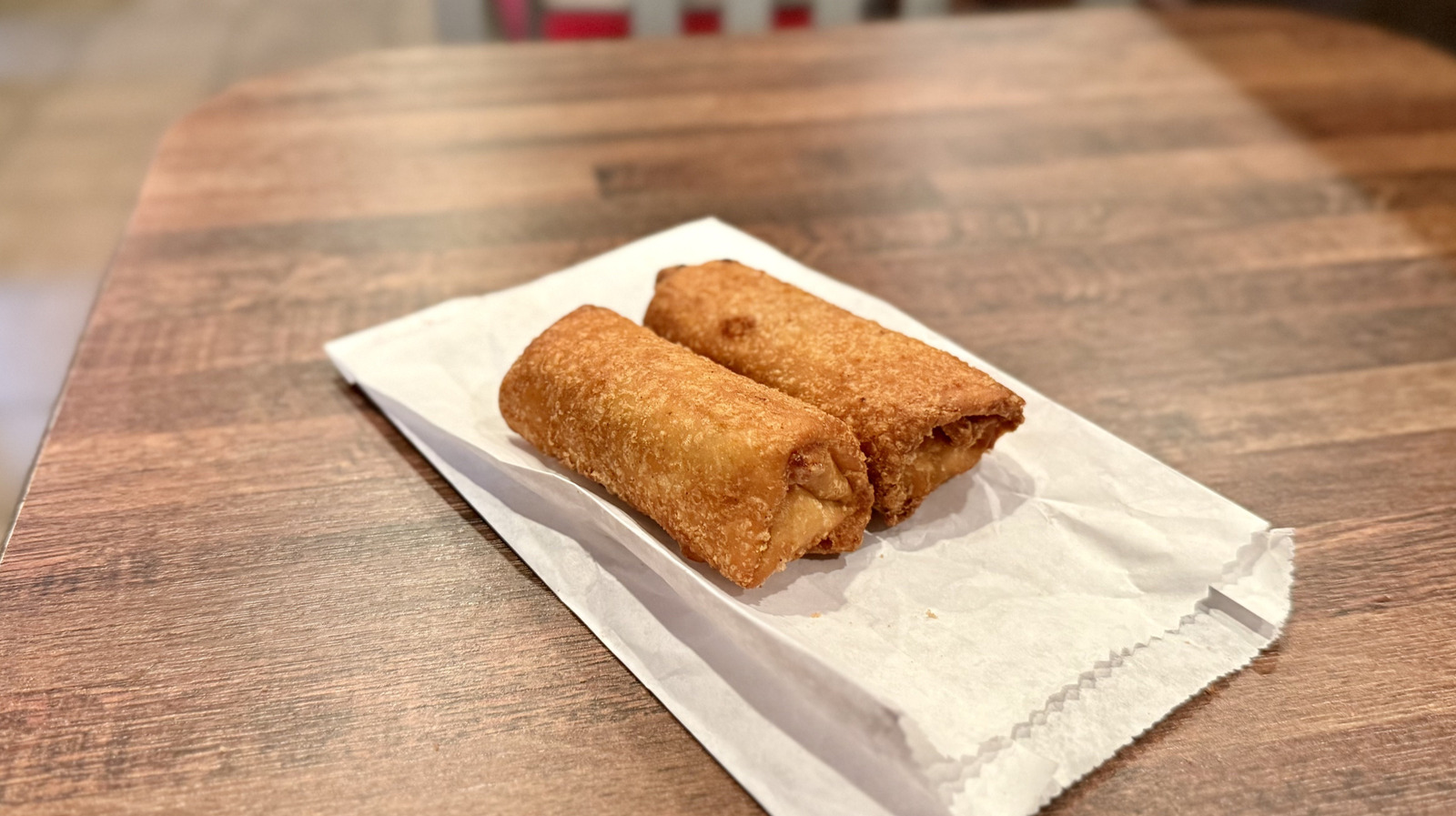 Review: Arby's Peach Cobbler Rolls Should Have You Running To Your ...