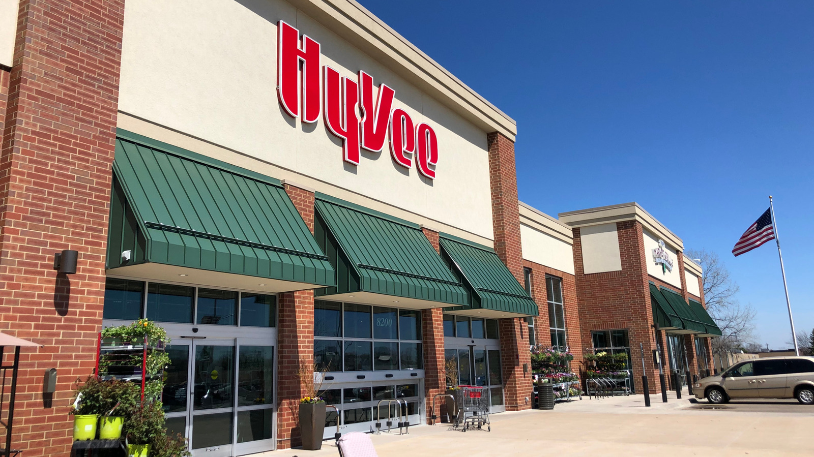 The Best Time To Shop At Hy-Vee For The Biggest Savings