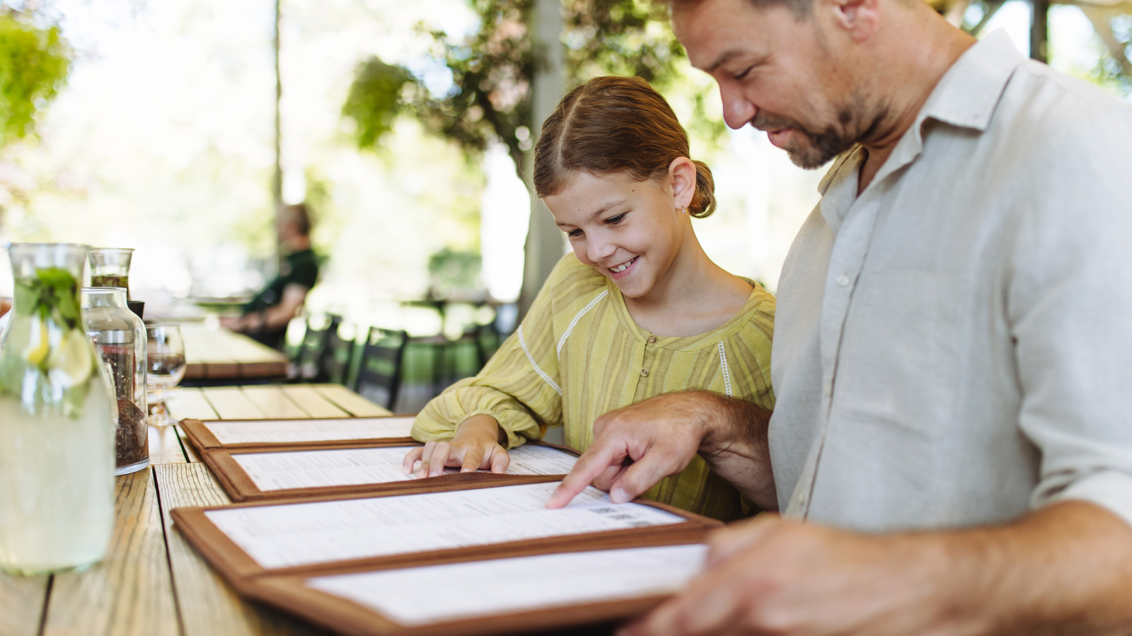 The Best Tips For Navigating A Restaurant Menu With Too Many Options