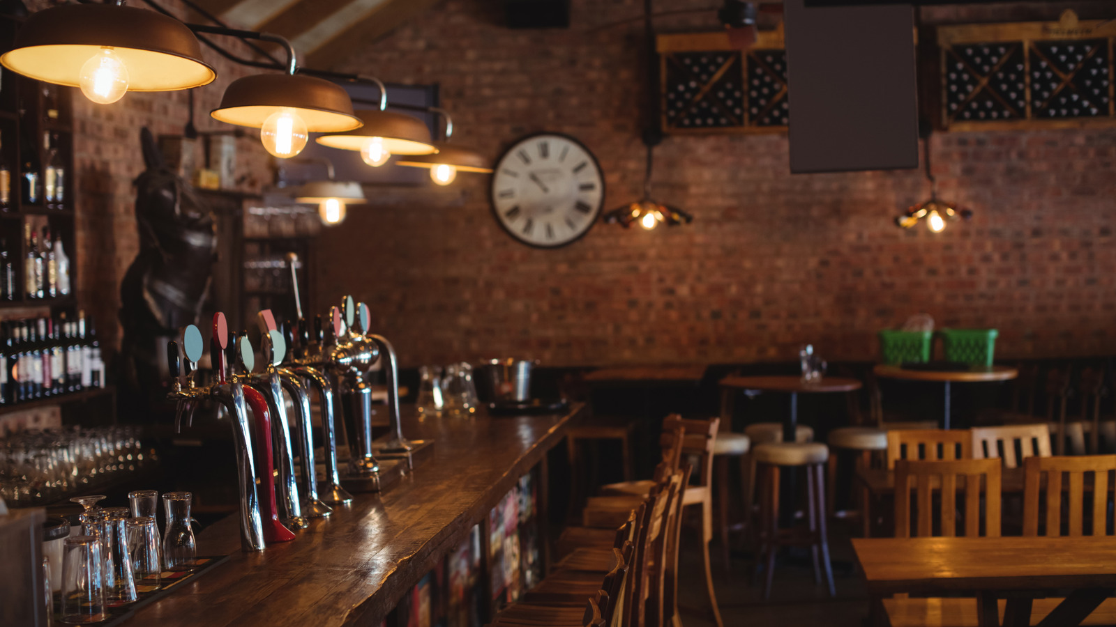 The Biggest Difference Between A Tavern And A Bar — Know Before You Go