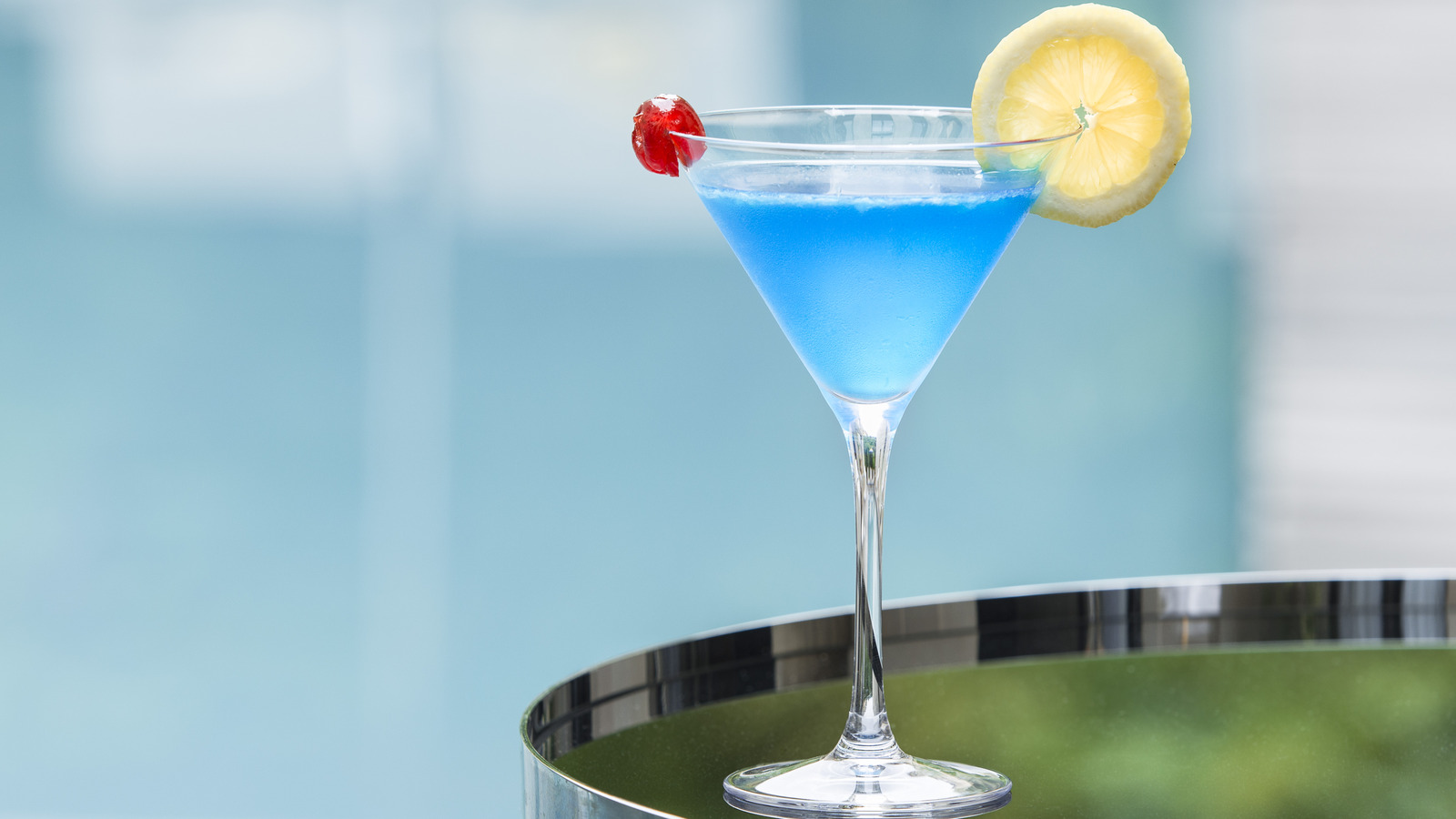 The Flavor Of Blue Curaçao Doesn't Match Its Color