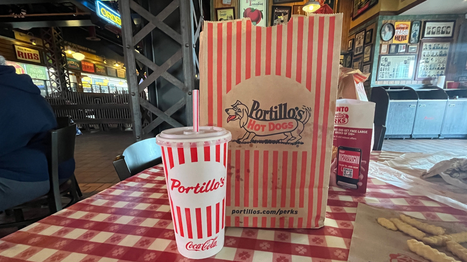 The Popular Chicago Restaurant Chain Customers Say Has Gone Downhill