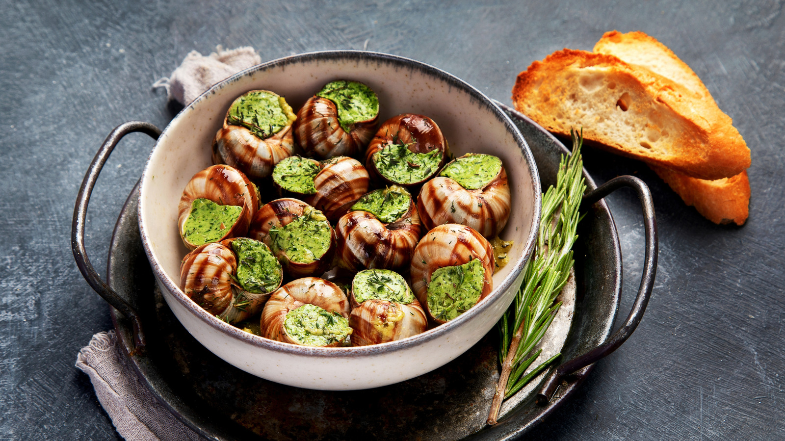 The Reason You Should Never Eat A Raw Snail