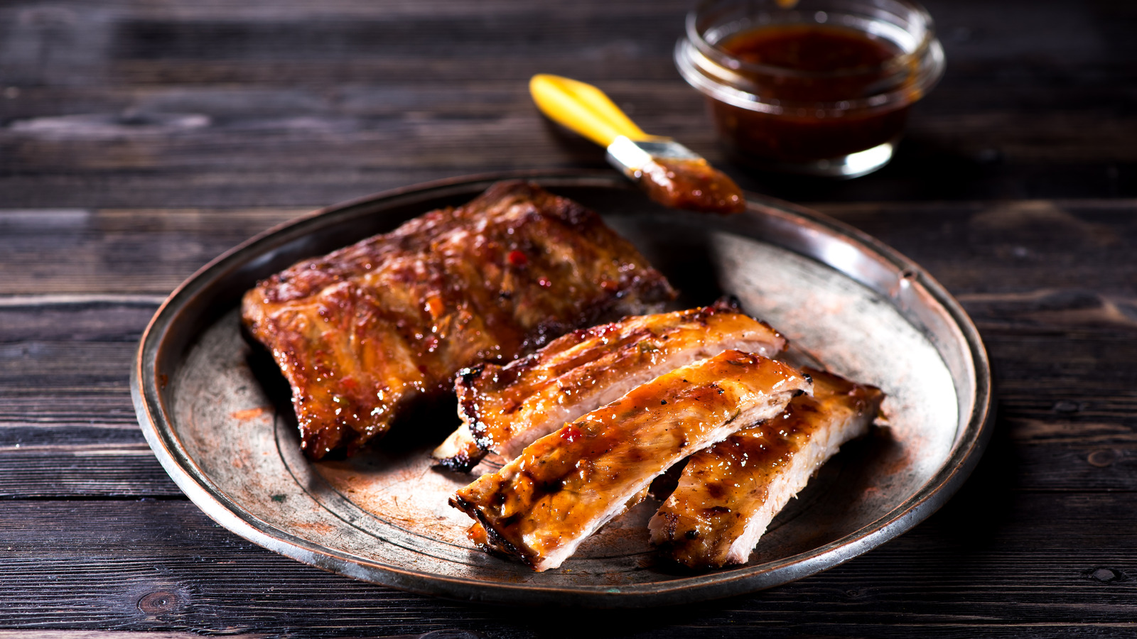 You Can Make Copycat Chili's Baby Back Ribs With A Pressure Cooker