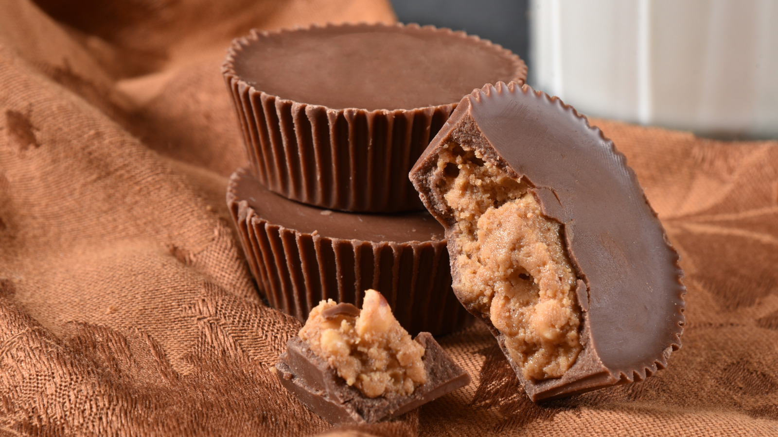 Why Are Peanut Butter And Chocolate An Irresistible Combo? Here's The ...