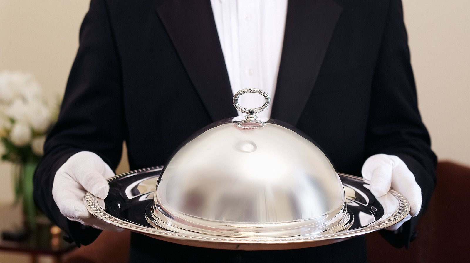 Why Diners Cover Their Heads When Eating French Ortolan