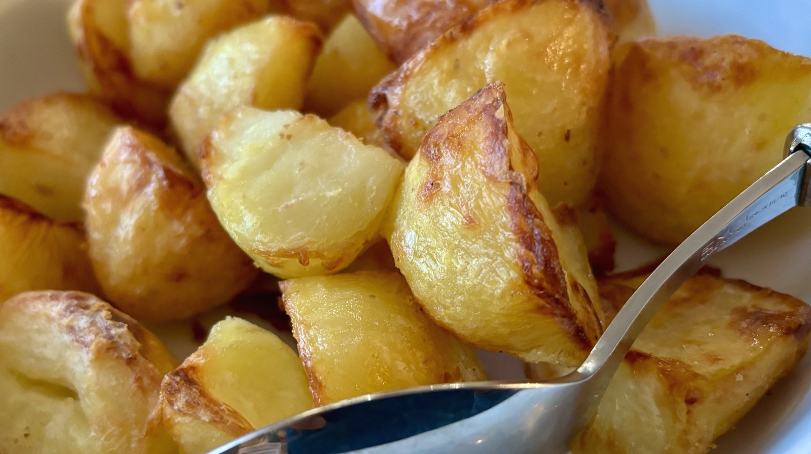 You're Using The Wrong Oil For Roasting Potatoes — Here's The Best One